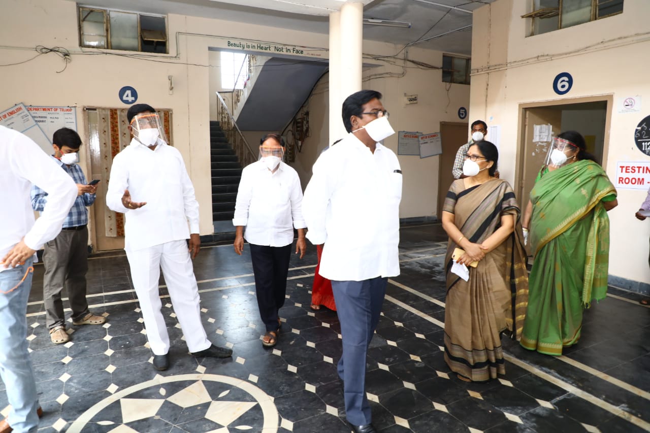 Covid 19 rapid antizen tests begin in Khammam district | ఖమ్మం జిల్లాలో ...