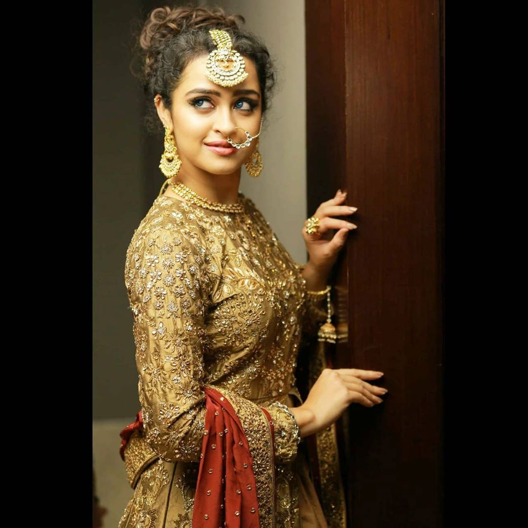 Apsara Rani: హ్యాపీ బర్త్‌డే అప్సర రాణి.. వింటర్‌లో హీట్ పెంచే హాట్ ...