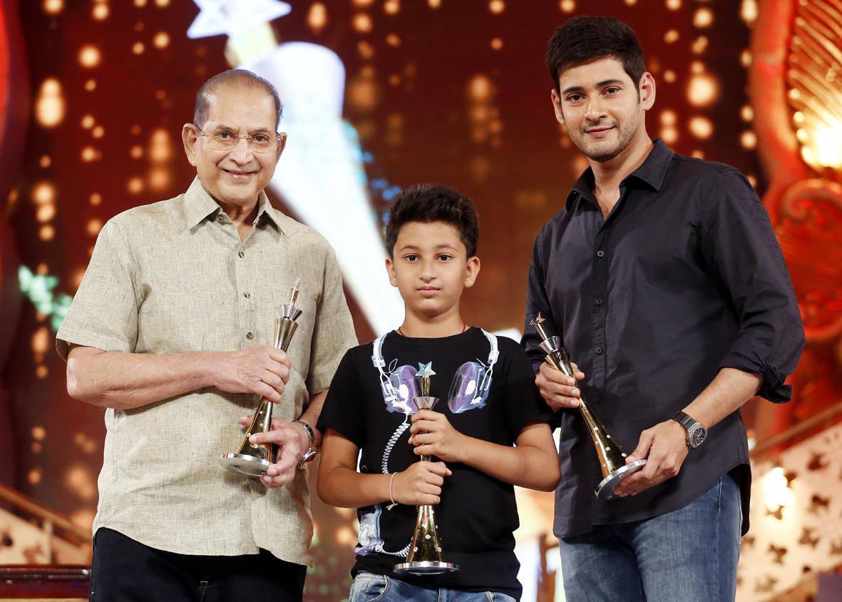 HBD Prince Gautam : మహేష్‌తో గౌతమ్ అపురూప చిత్రాలు.., Gautam ...