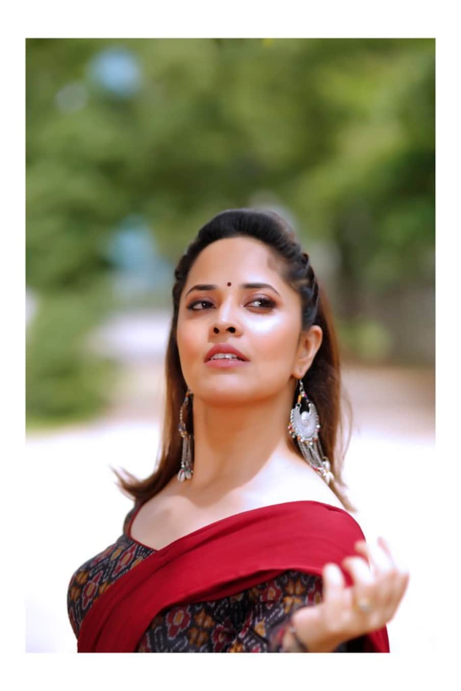 Anchor Anasuya : నల్ల చీరలో అనసూయ నడుమందాలు.. అదరహో అనాల్సిందే.. Anchor ...