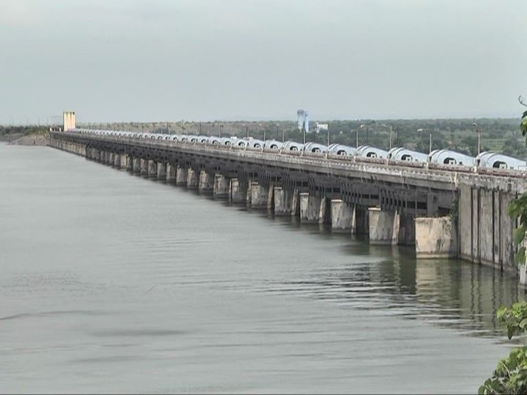 Sriram Sagar Project: నిండుకుండలా శ్రీరామ్‌సాగర్ ప్రాజెక్టు ...