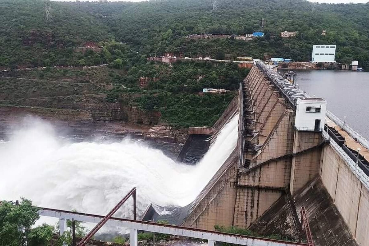 Srisailam Dam: శ్రీశైలం డ్యామ్‌కు మళ్లీ జలకళ.. 8 గేట్ల నుంచి నీటి ...