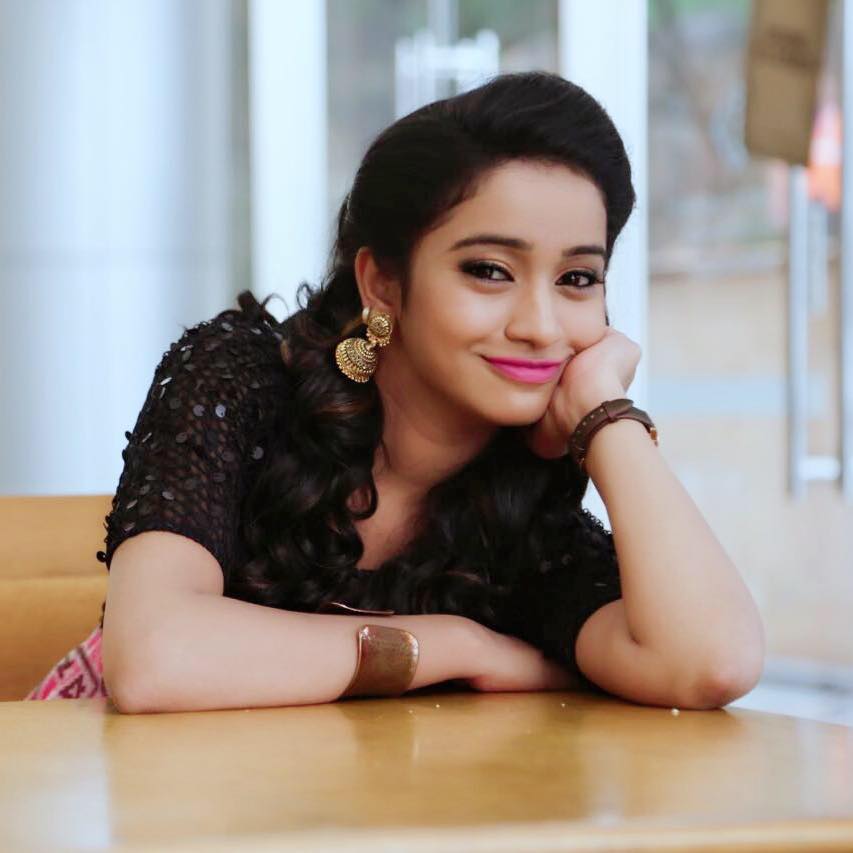 IPL Anchor Vindhya Vishaka: అందాలే ఆయుధంగా.. యాంకర్ వింద్య విశాఖ హాట్ ...