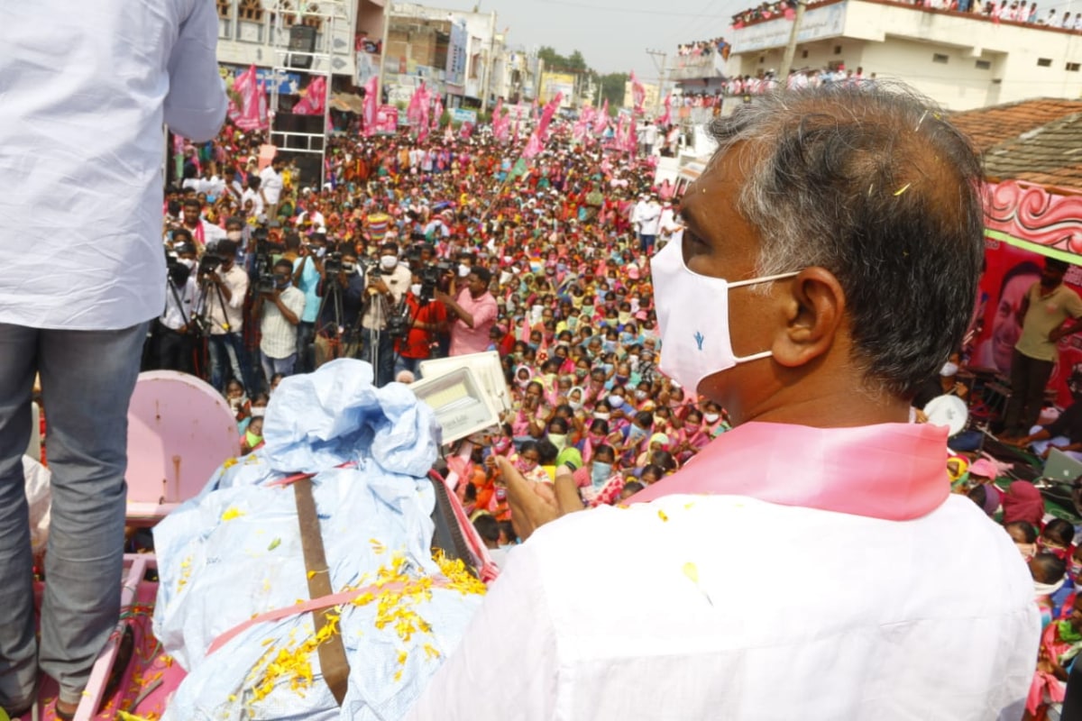 Dubbaka ByPolls: దుబ్బాకలో టీఆర్ఎస్ ఎన్నికల ప్రచారం, కాంగ్రెస్ ...
