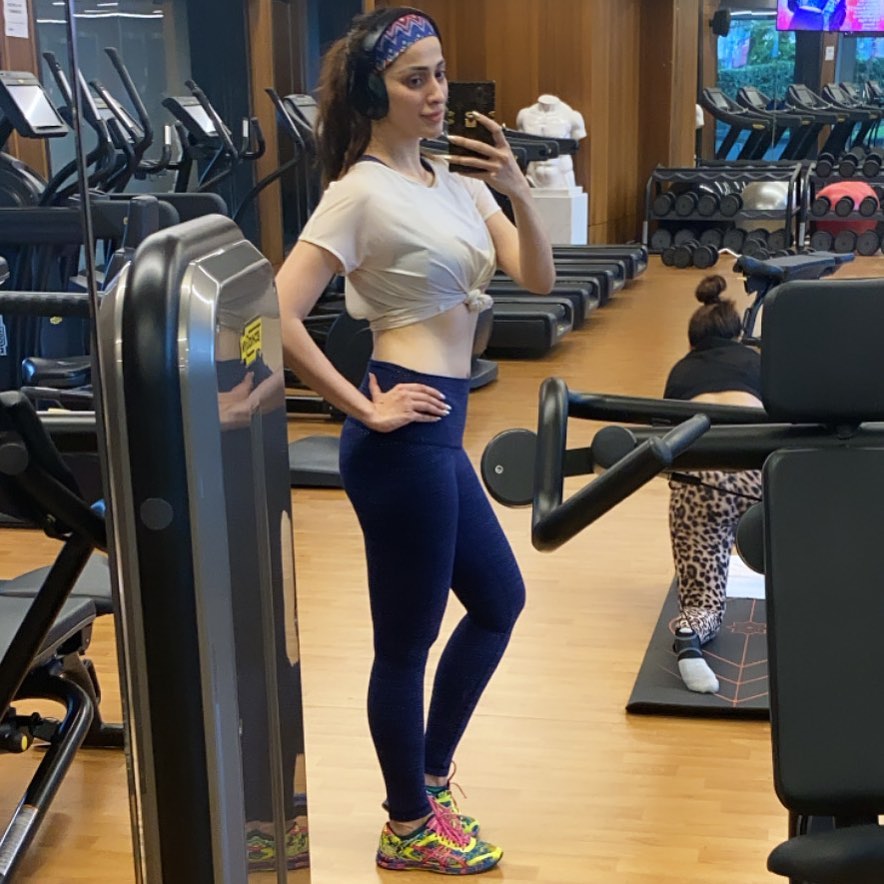 Laxmi Raai : లక్ష్మీ రాయ్ లేటెస్ట్ ఫోటో షూట్.. చూస్తే చూపు తిప్పుకోలేరు ...