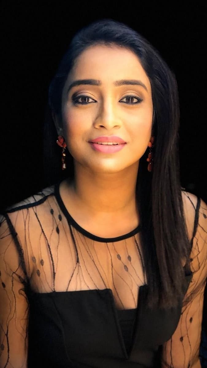 IPL Anchor Vindhya Vishaka: అందాలే ఆయుధంగా.. యాంకర్ వింద్య విశాఖ హాట్ షో.. – News18 తెలుగు