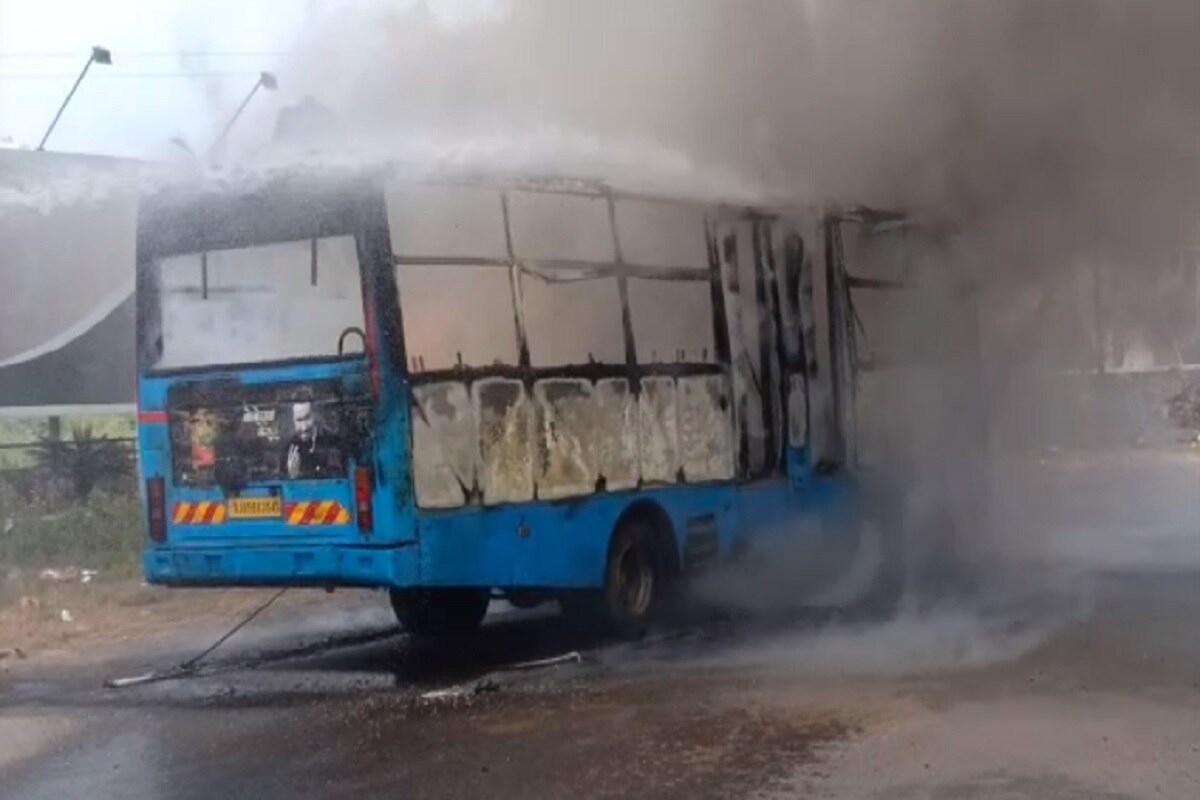Gujarat Suaat City bus catches fire 10 passengrs rescued by driver ba ...