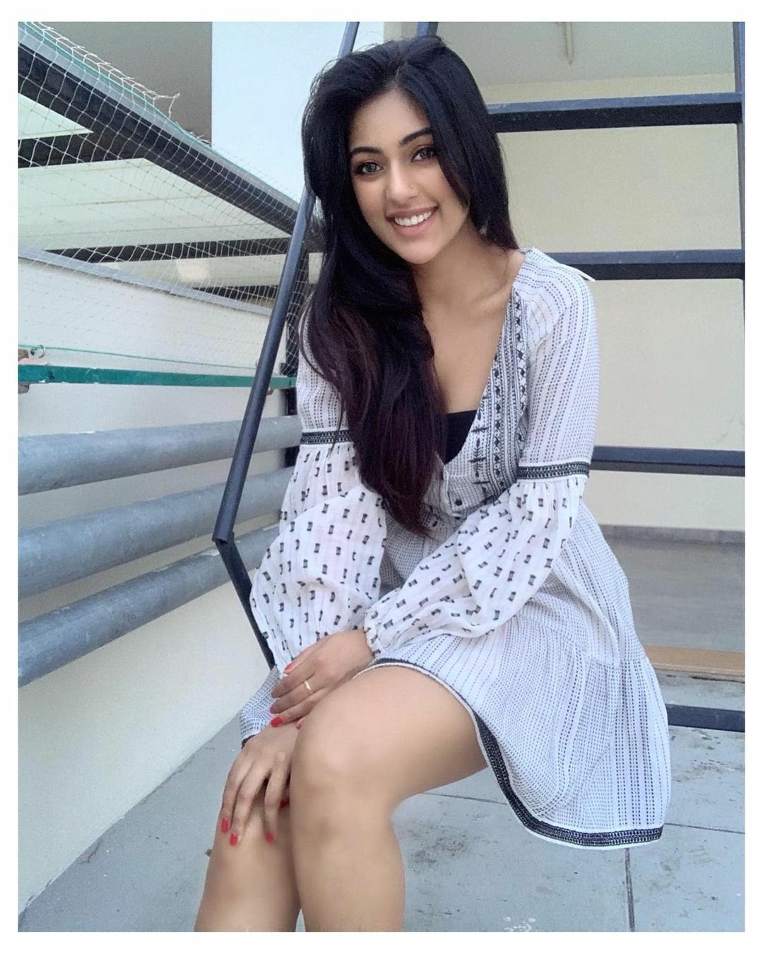 కస్సుమనే అందాలతో కవ్విస్తోన్న అను ఇమ్మాన్యుయేల్.. – News18 తెలుగు