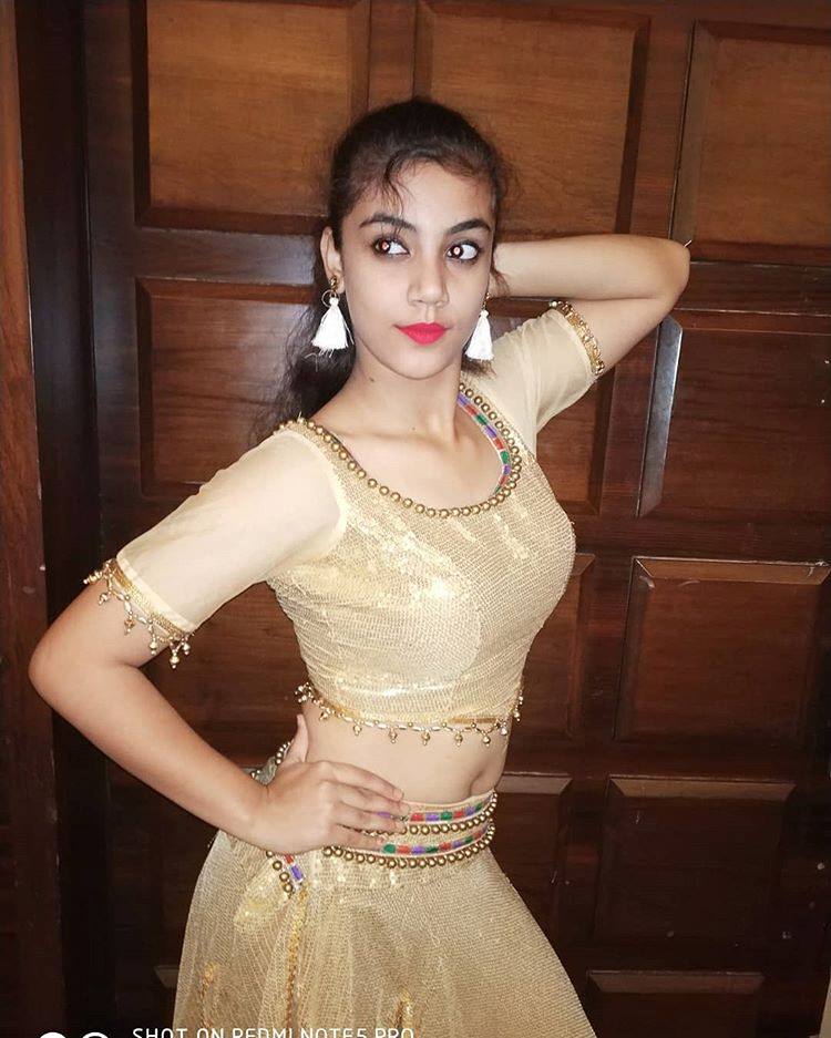 అదరగొడుతోన్న ఢీ డాన్సర్ అక్సాఖాన్ లేటెస్ట్ పిక్స్.. – News18 తెలుగు