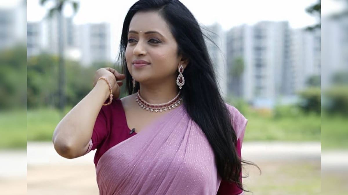 Anchor Suma: అకౌంట్ నెంబర్ పంపిస్తా.. 1000 వేయ్.. అభిమానికి యాంకర్ సుమ ...