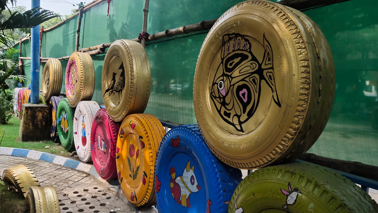 Kolkata Tyre Park: పాత టైర్లతో అద్భుతమైన పార్క్... చూసి తీరాల్సిందే ...