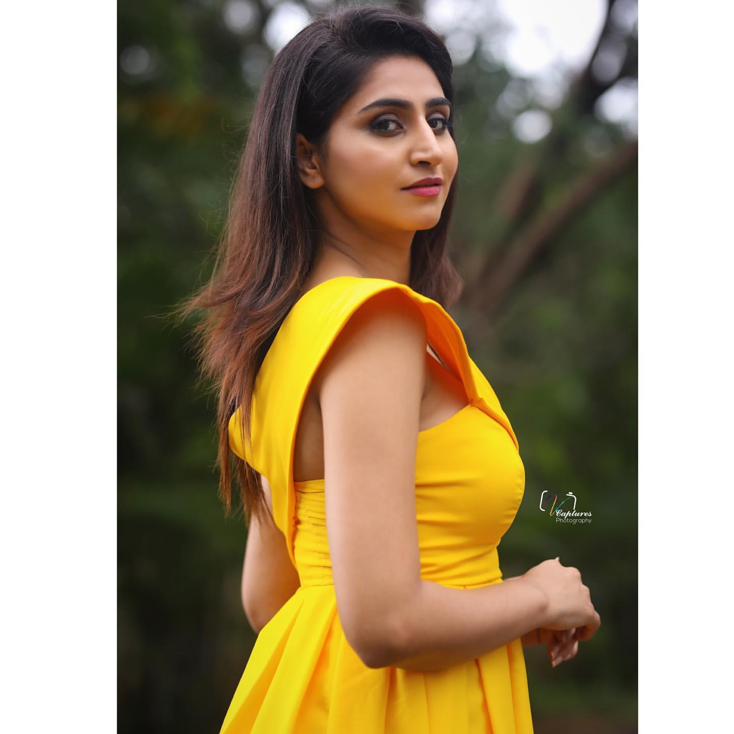 ఢీ షో నుంచి వర్షిణిని తీసేసారా.. లేక ఆమె తప్పుకుందా... – News18 తెలుగు