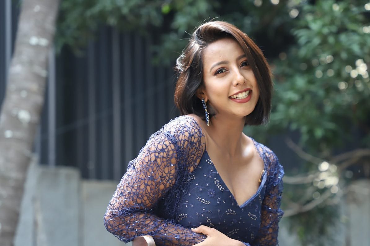 తడిసిన అందాలతో కవ్విస్తోన్న ఢీ డాన్సర్ ఐశ్వర్య.. – News18 తెలుగు