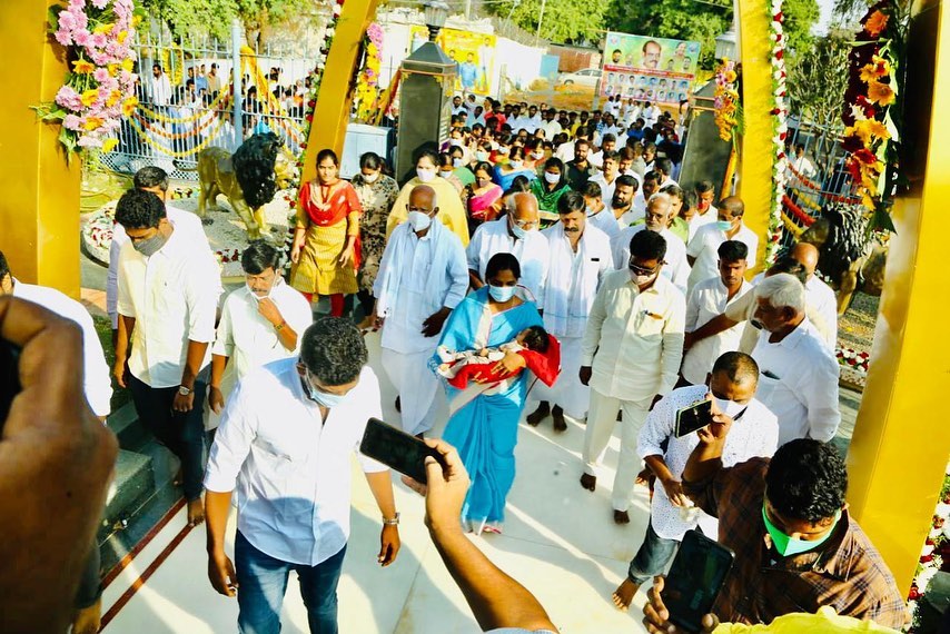 Paritala Ravindra Death Anniversary: పరిటాల రవి వర్ధంతి.. మనవడిని ...