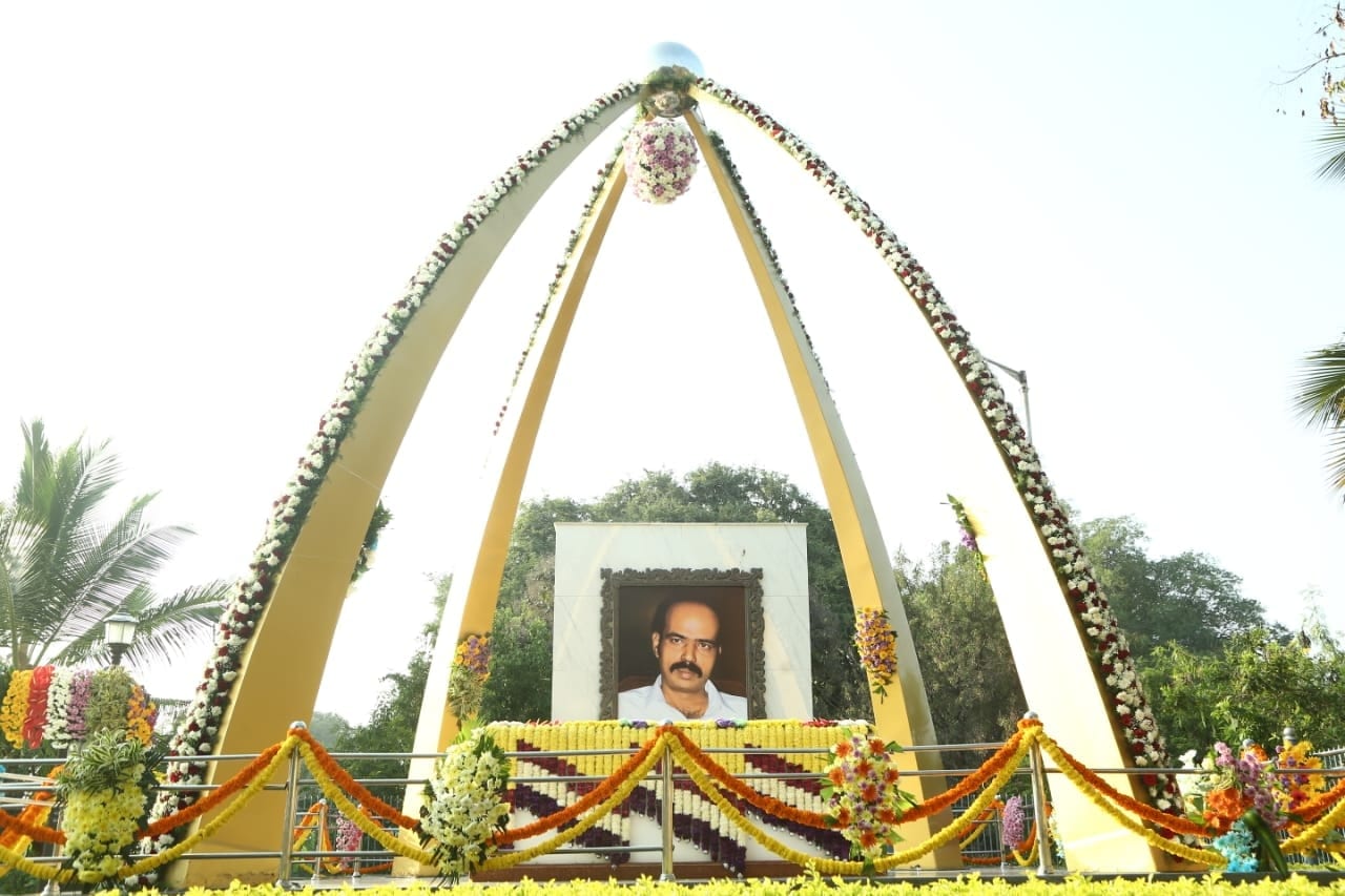 Paritala Ravindra Death Anniversary: పరిటాల రవి వర్ధంతి.. మనవడిని ...