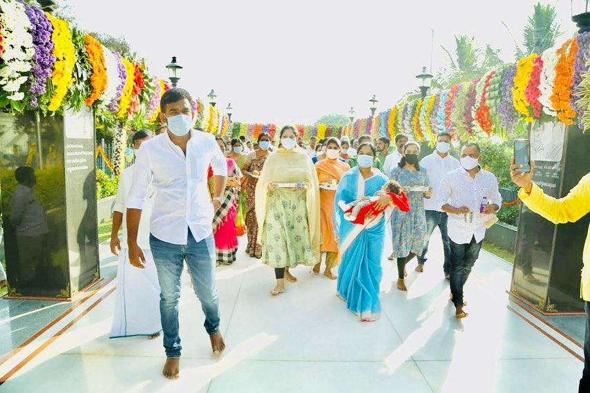 Paritala Ravindra Death Anniversary: పరిటాల రవి వర్ధంతి.. మనవడిని ...