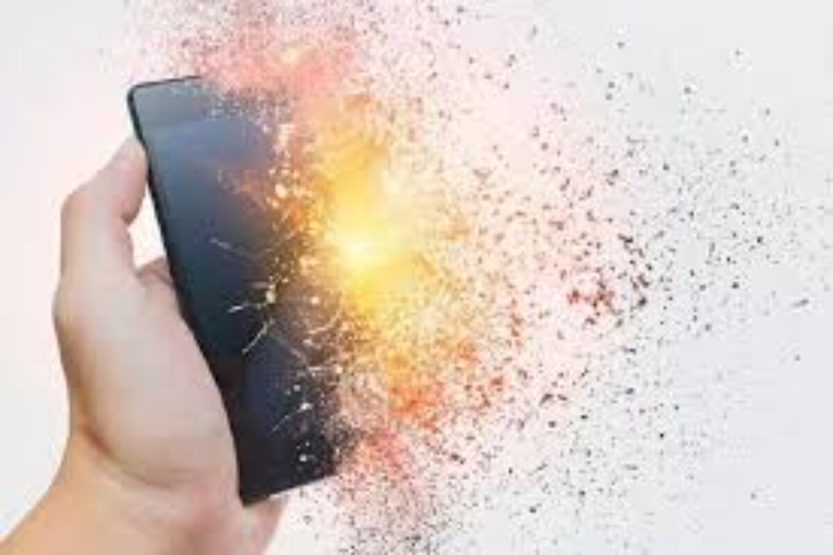 News18 Telugu - inter student died in cellphone blast tamilnadu బాంబులా ...