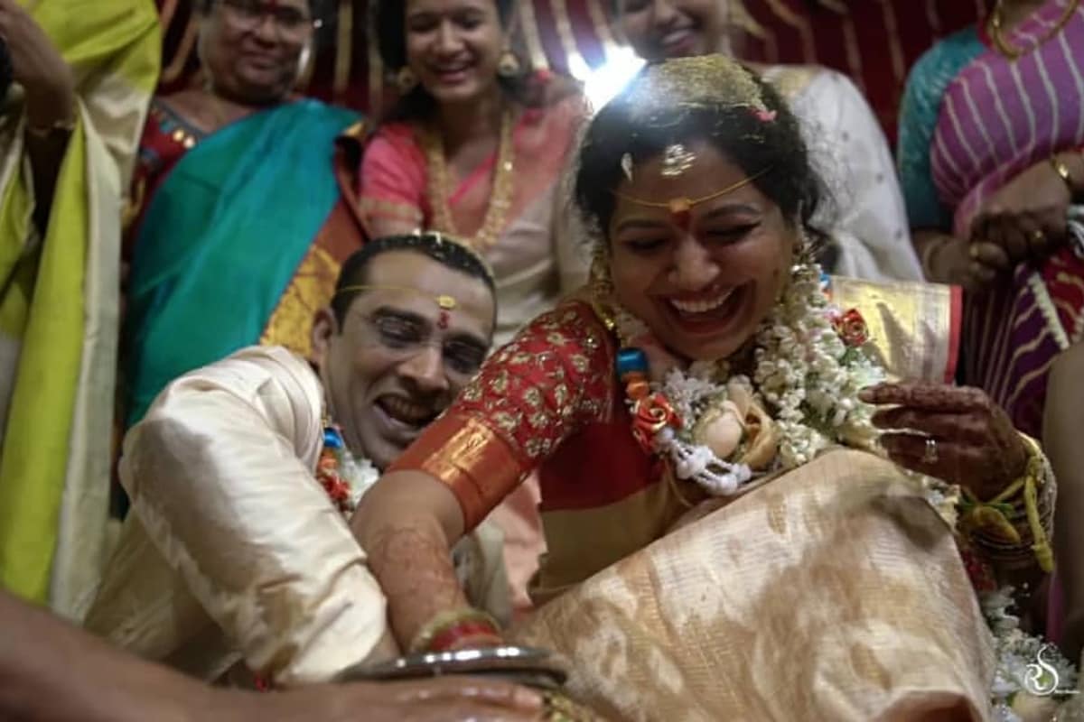 Singer Sunitha: అంతా చూస్తుండగానే.. పిల్లలను తలుచుకుని వెక్కి వెక్కి ...