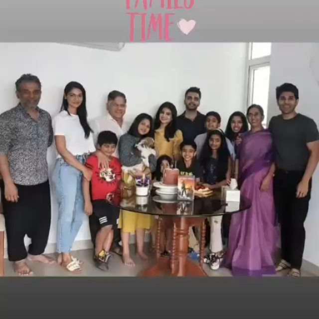 Allu Arjun: అల్లు ఫ్యామిలీలో బర్త్ డే సెలబ్రేషన్స్.. ఫొటోల్లో కనిపించని ...