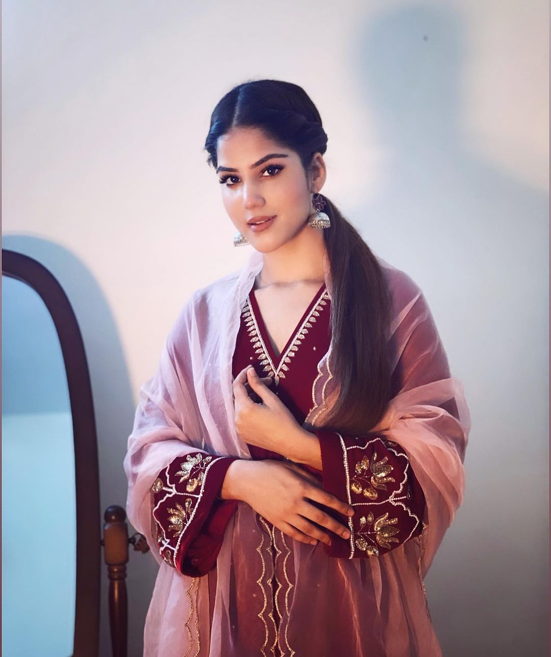 Aaveera Singh Masson: సోషల్ మీడియాలో రచ్చ చేస్తోన్న సన్నీ లియోన్ డూప్ ...