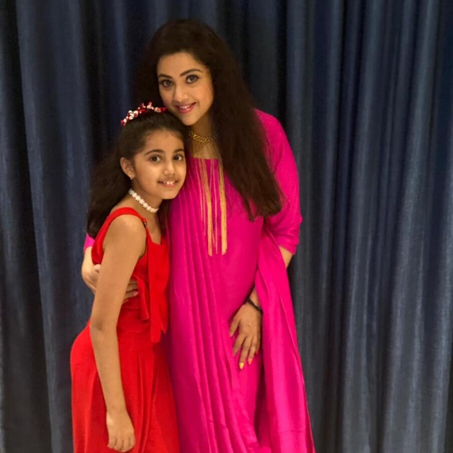 Happy Birthday Meena : హీరోయిన్ మీనా భర్త ఎవరు ఎలా ఉంటారో తెలుసా ...