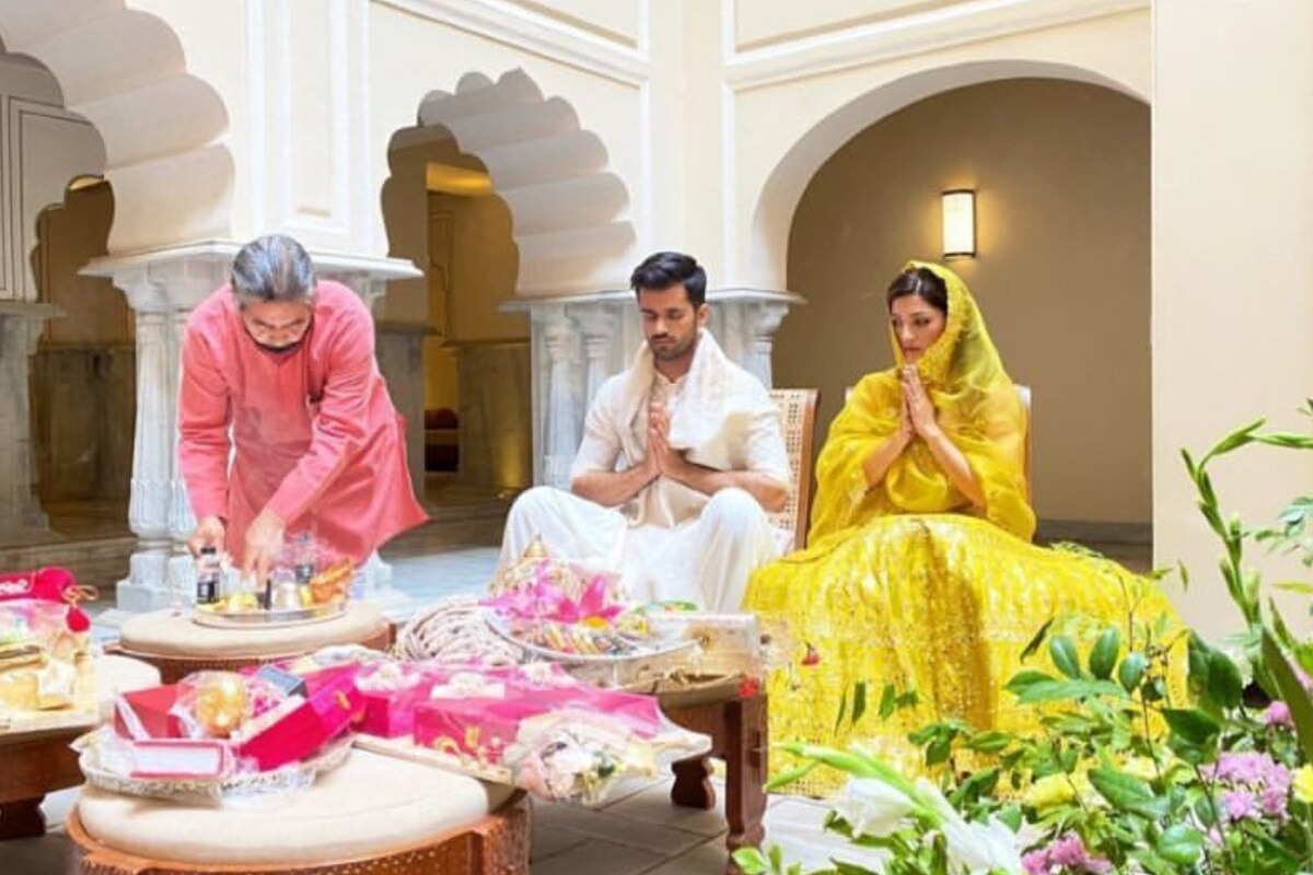 కాంగ్రెస్ యువనేతతో ఘనంగా నటి మెహ్రీన్ నిశ్చితార్థం.. – News18 తెలుగు