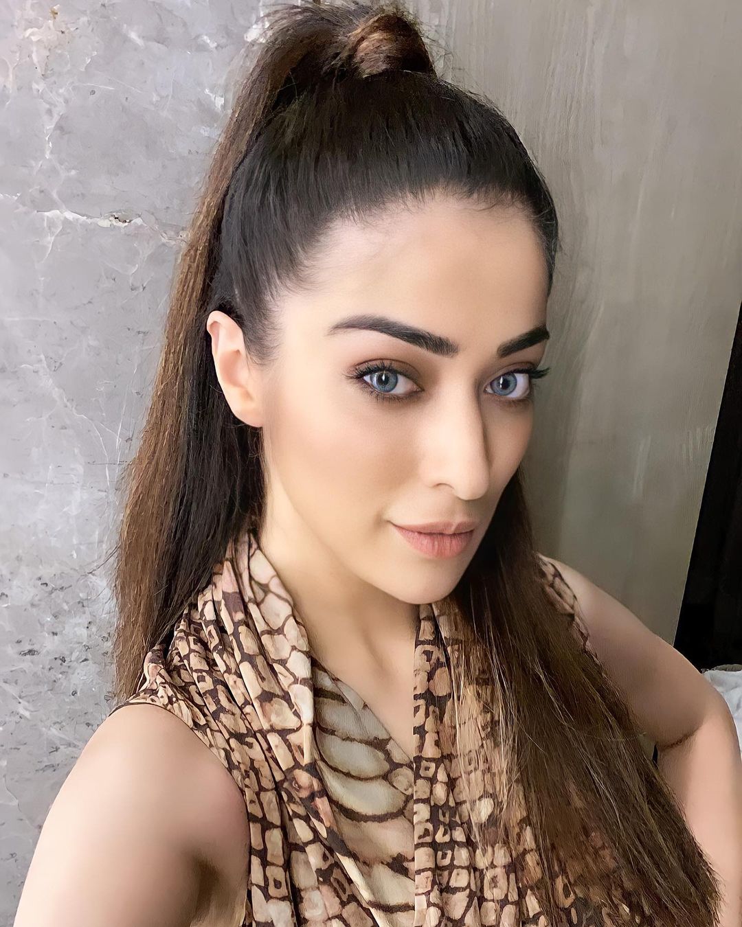 Laxmi Raai: అదరహో అనిపిస్తోన్న లక్ష్మీ రాయ్ అందాలు.. రత్తాలు గ్లామర్‌కు ...