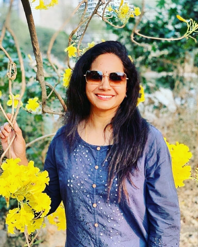 Singer Sunitha: పెళ్లి తర్వాత మరింత అందంగా సింగర్ సునీత.. చీరకట్టులో ...