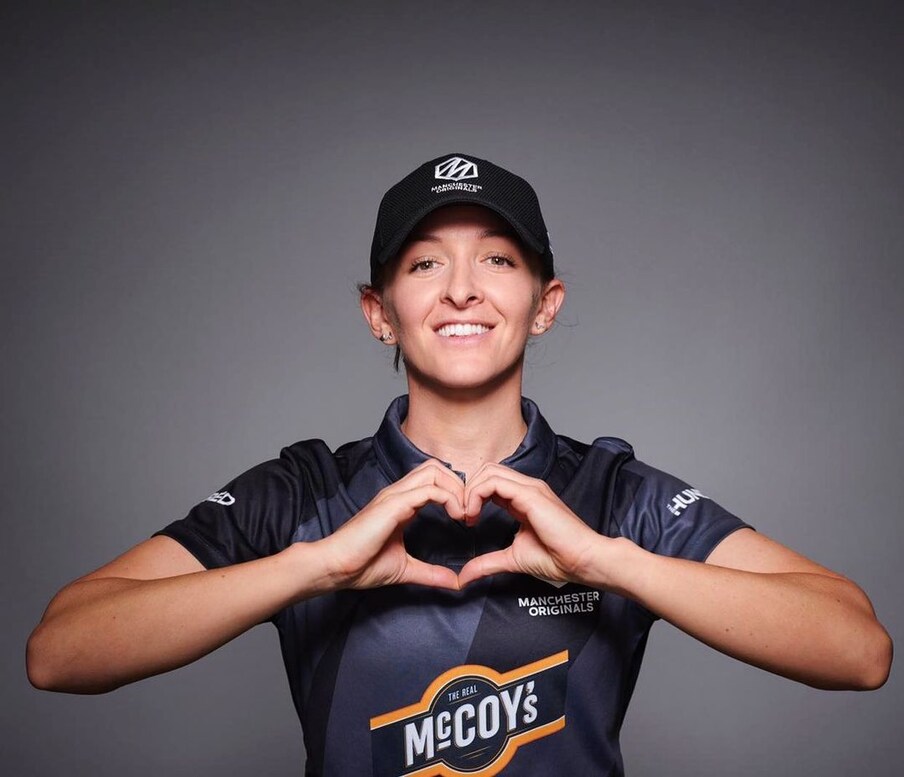 Kate Cross : బికినీలో రెచ్చగొడుతున్న మహిళా క్రికెటర్.. ఈ హాట్ అందాలు ...