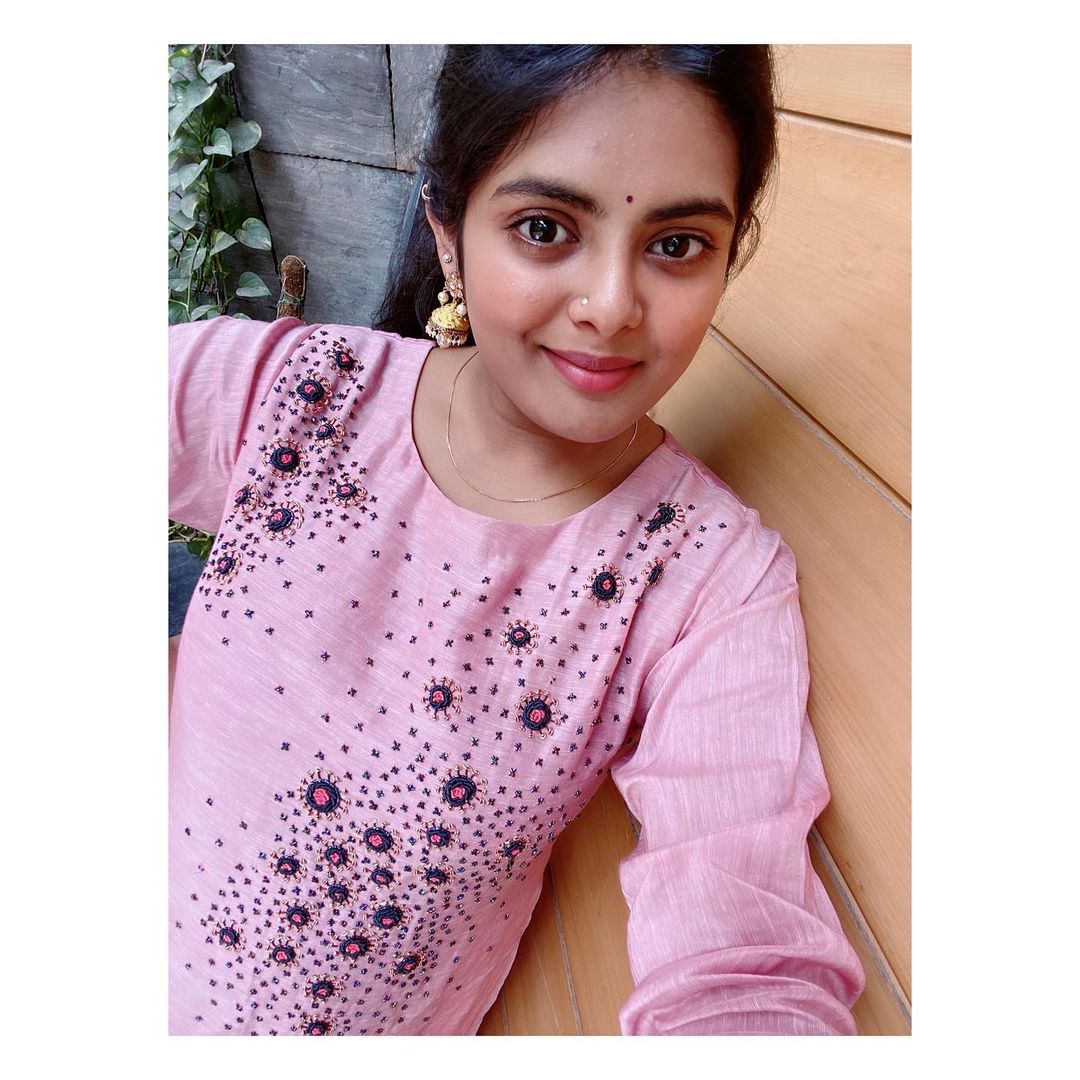 పూరి జగన్నాధ్ కూతురును చూశారా.. ఎంత అందంగా ఉందో.. – News18 తెలుగు