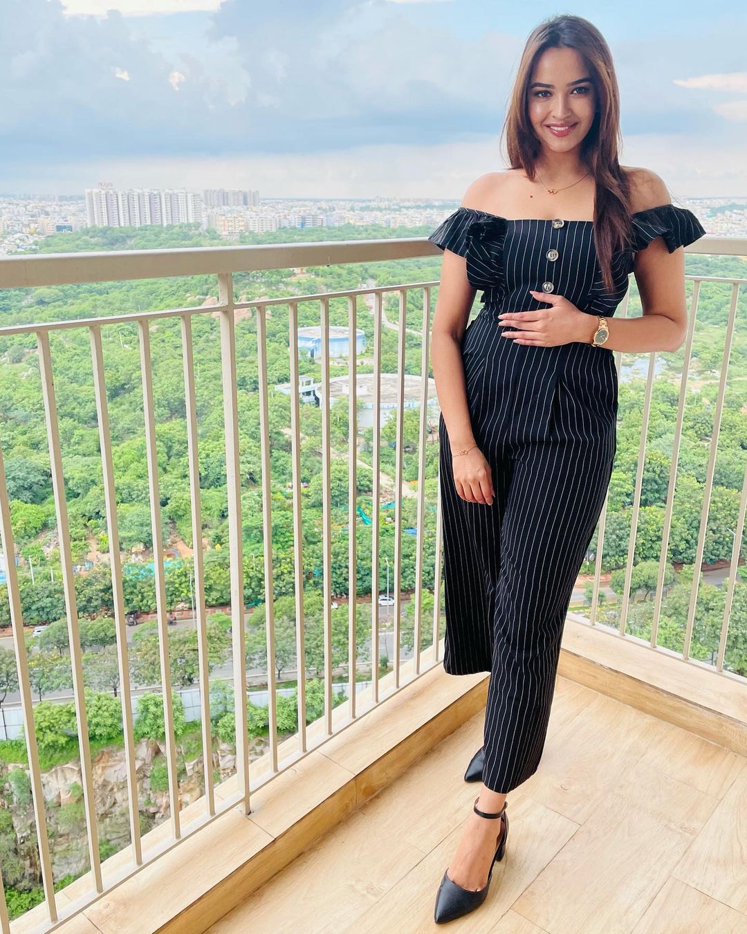 Poojitha Ponnada: బ్లాక్ కలర్ డ్రెస్‌లో మరింత అందంగా ‘రంగస్థలం’ ఫేమ్ ...