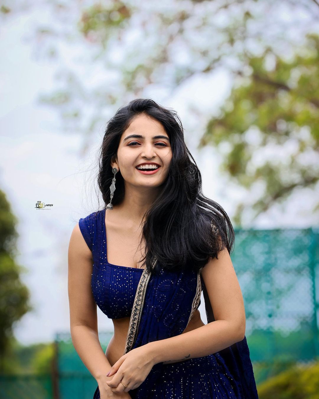 బ్లూ కలర్ డ్రెస్‌లో నడుము అందాలతో అదరగొడుతోన్న అనన్య నాగల్ల.. – News18 ...