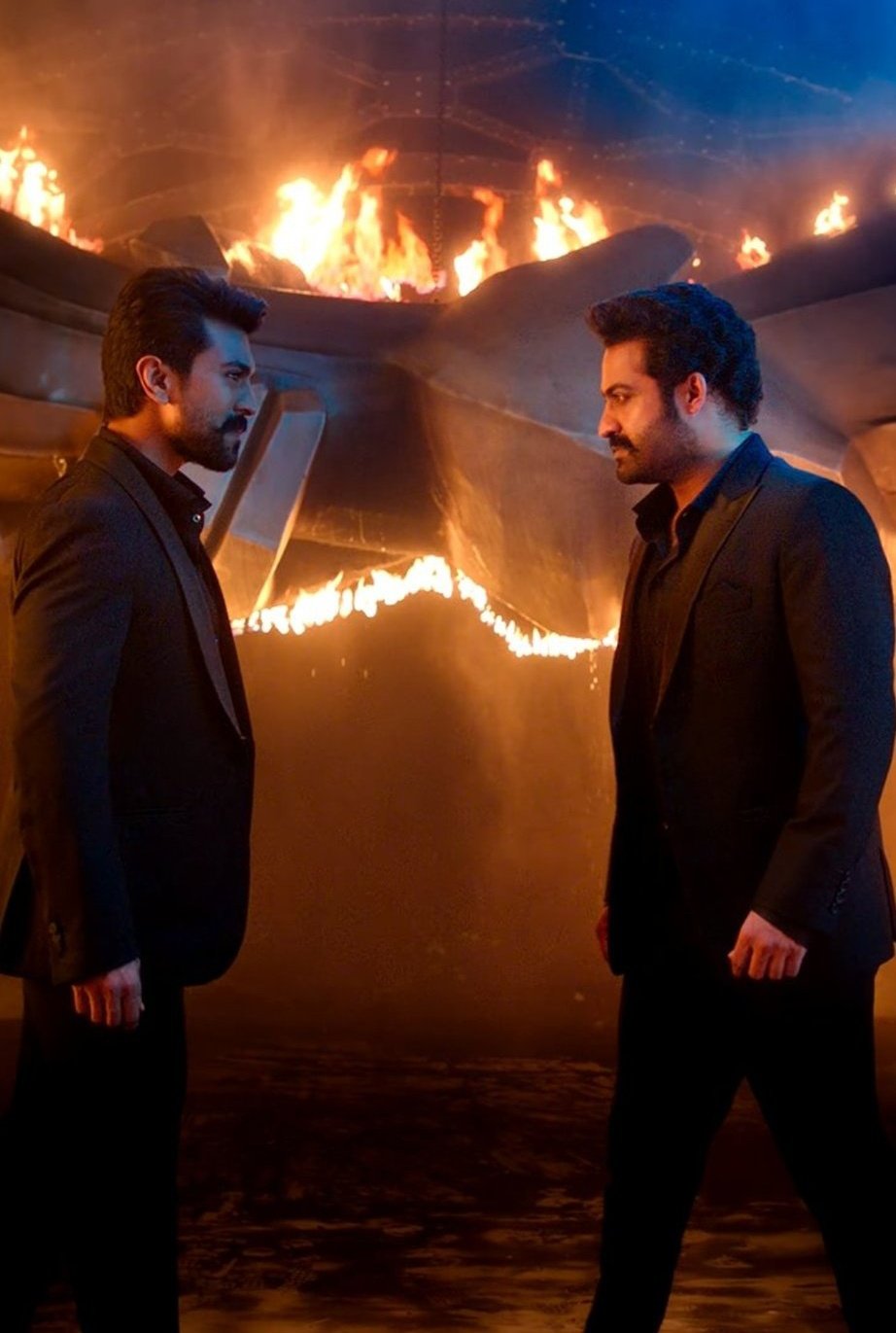 RRR : ఆర్ఆర్ఆర్ సెట్‌లో ఎన్టీఆర్ మాటలకు రామ్ చరణ్ అసహనం.. వీడియో వైరల్ ...