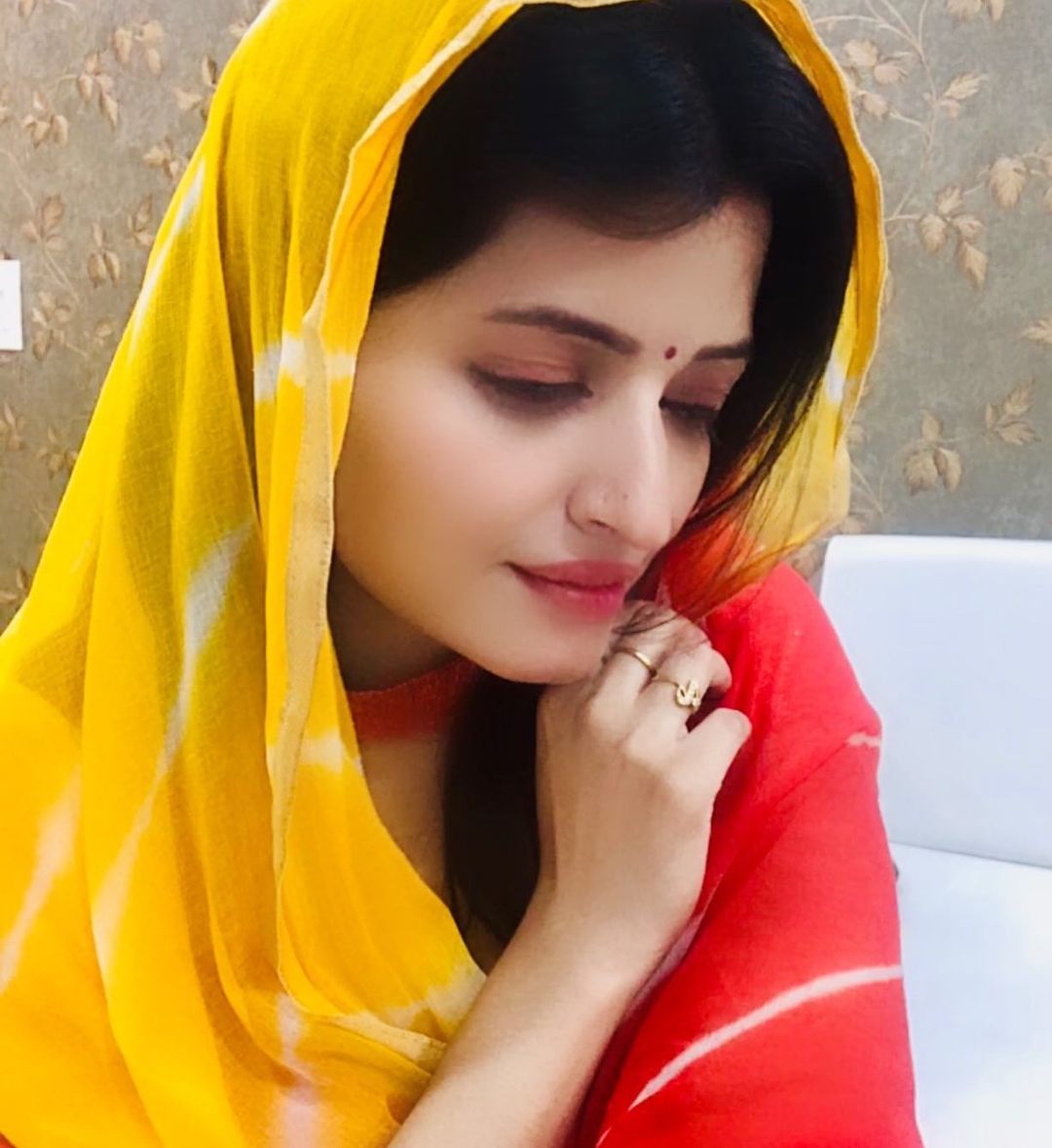 ఇంటర్నెట్‌ను షేక్ చేస్తోన్న ఐశ్వర్యారాయ్ డూప్లికేట్... పిక్స్ వైరల్ ...