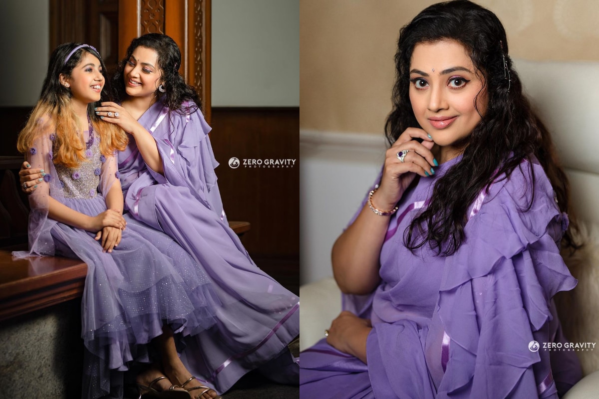 Meena With Daughter: కూతురుతో హీరోయిన్ మీనా క్యూట్ ఫోటోస్.. సోషల్ ...