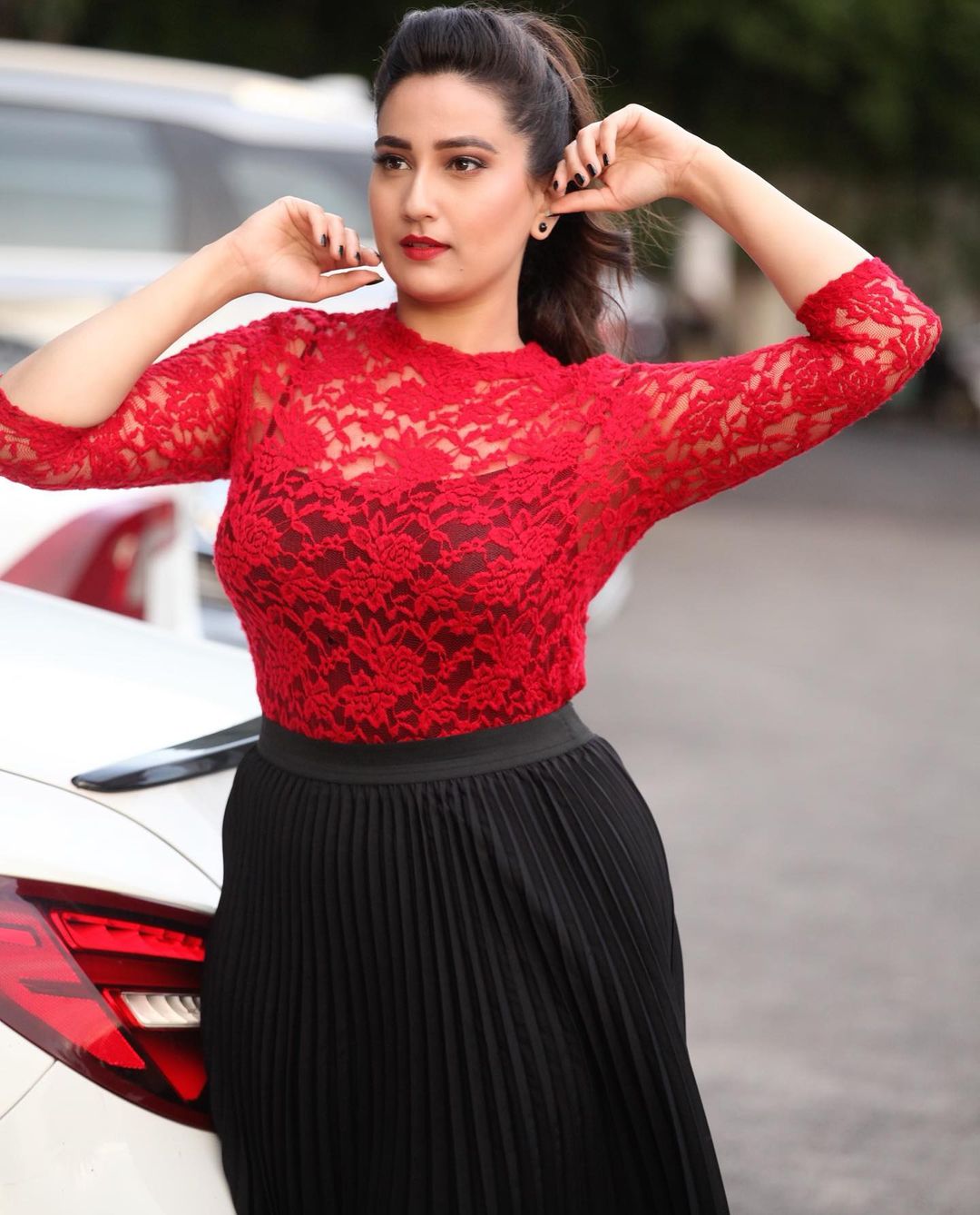 ఎరుపు రంగు టాప్‌లో అదరగొట్టిన యాంకర్ మంజూష.. వావ్ అనాల్సిందే.. – News18 ...