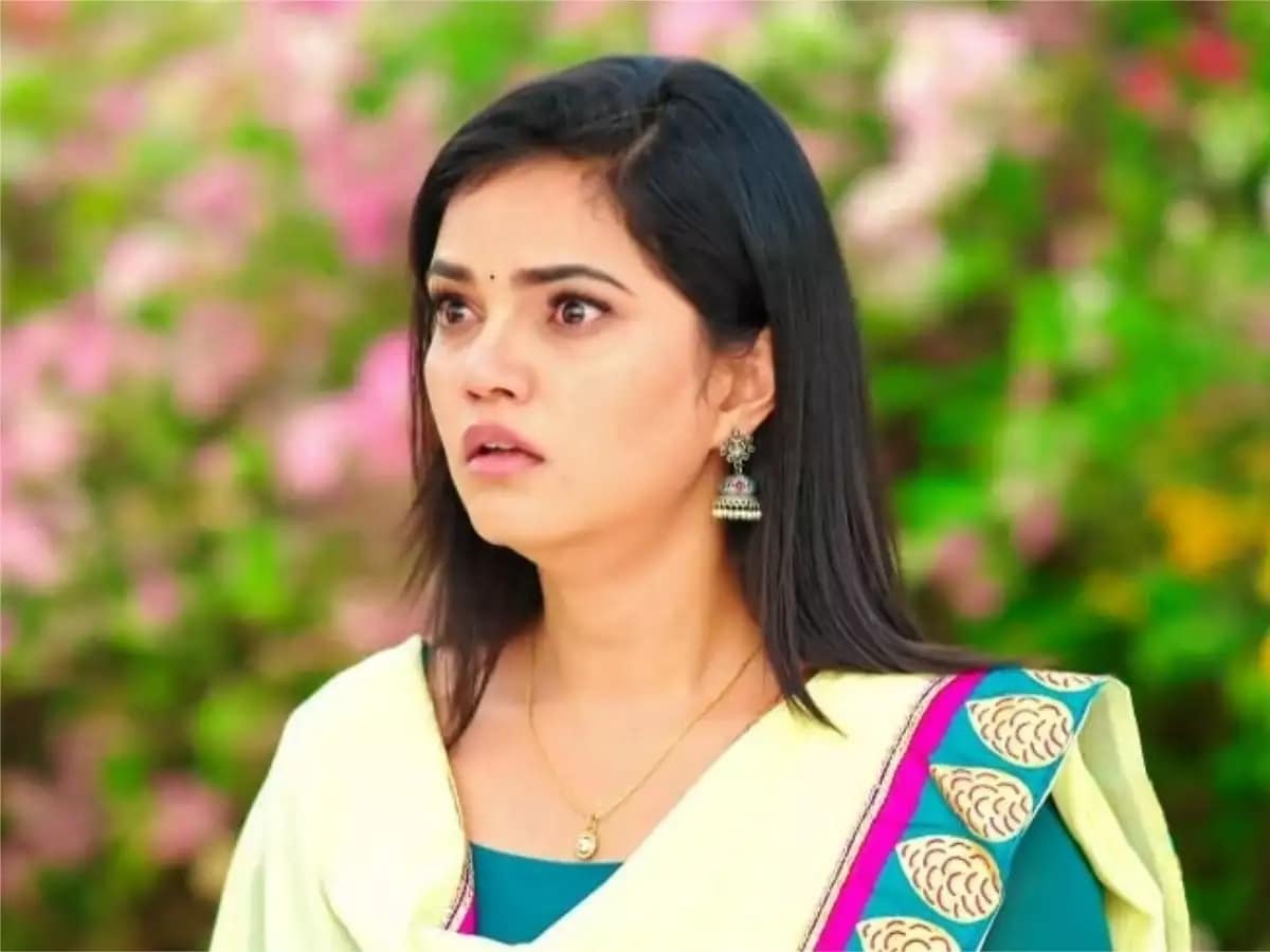 Vyshnavi Ramireddy: దేవత సీరియల్ లో పద్ధతిగా కనిపించే సత్య ఎలా రెచ్చిపోయిందే చూడండి.. – News18 ...