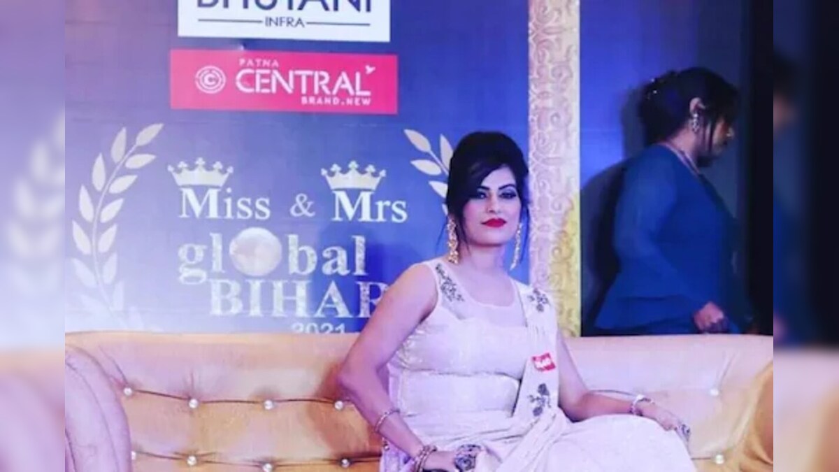 Mona Roy: దుర్గాదేవి పూజలో పాల్గొన్న ప్రముఖ మోడల్.. ఇంటికి చేరేసరికి ఇలా జరగుతుందని కళలో కూడా ...