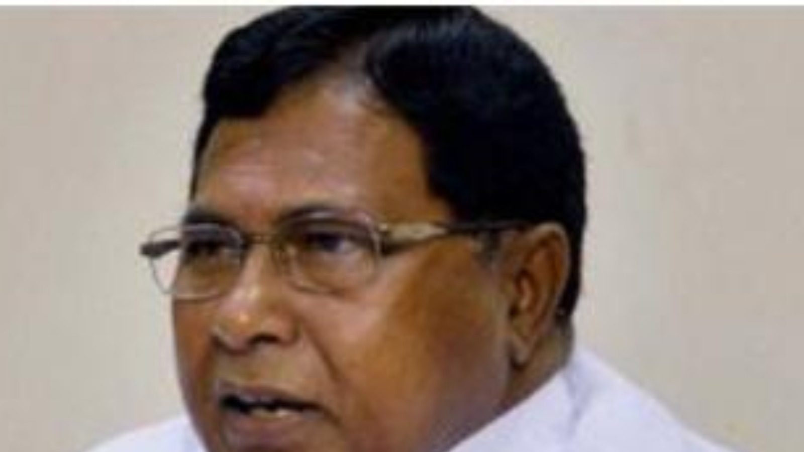 Congress senior jana reddy trying hard to contest his son raghuveer ...