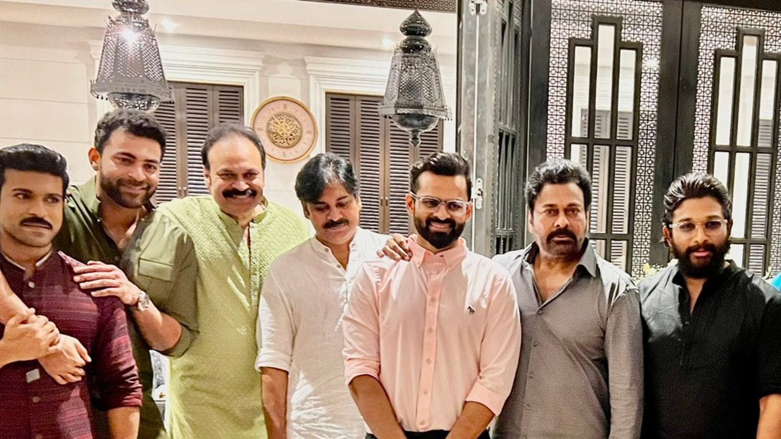 Mega Family Deepavali Celebrations : మెగా హీరోల దీపావళి సందడి.. హాజరైన ...