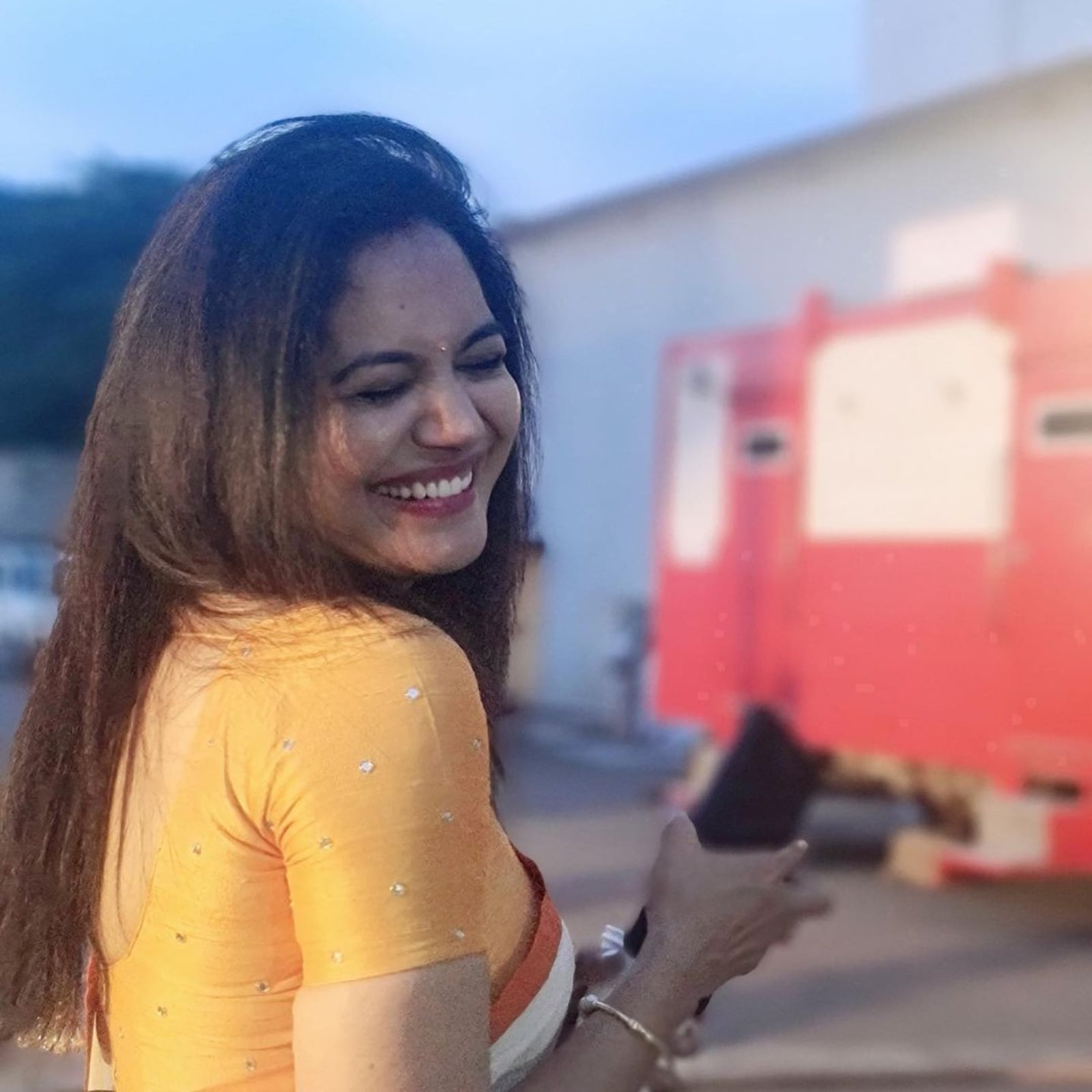 Singer Sunitha : చిరునవ్వుతో కనికట్టు చేస్తోన్న సింగర్ సునీత.. ఇలా ...