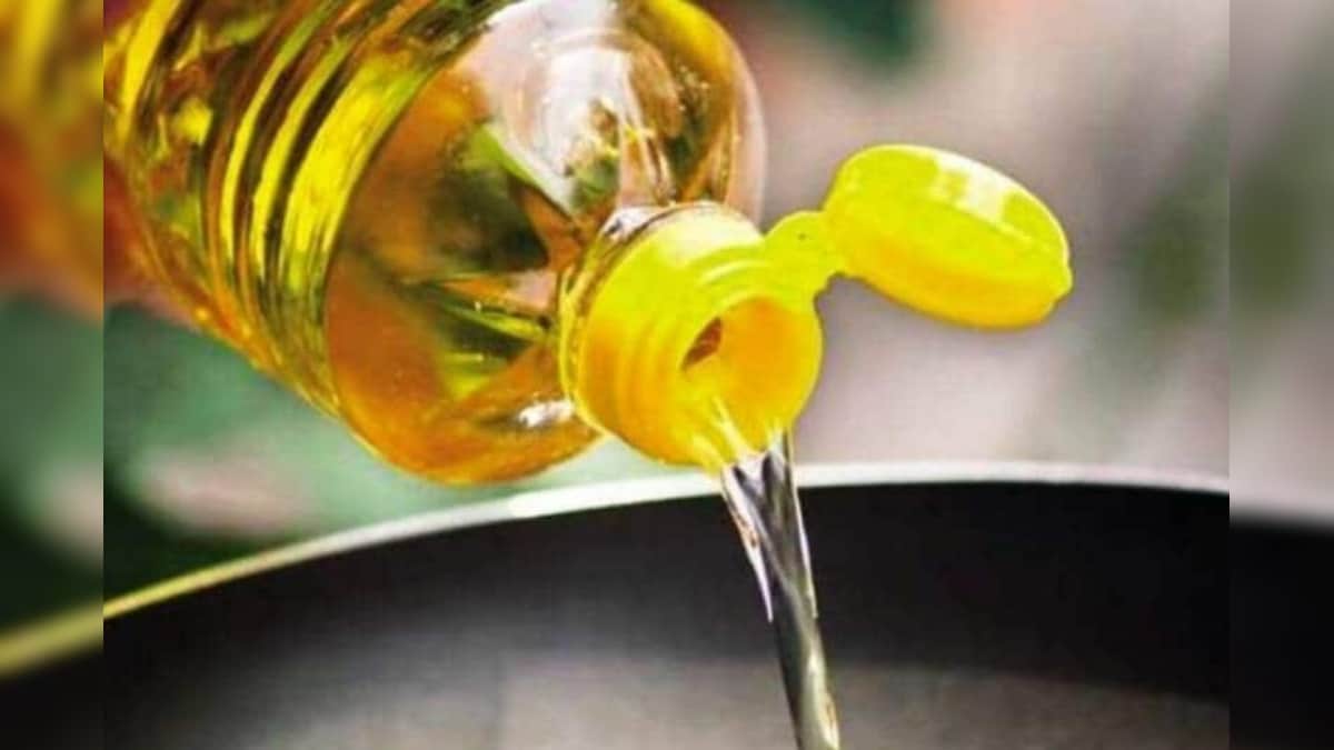 Edible Oils: తగ్గుతున్న వంట నూనెల ధరలు.. ఎంతంటే.. | బిజినెస్ - News18 ...
