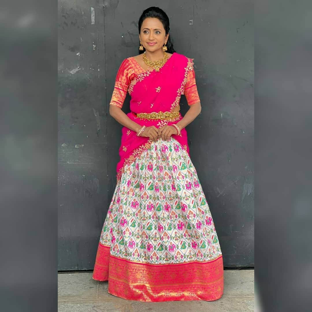 యాంకర్ సుమ కనకాల బ్యూటీఫుల్ పిక్స్.. వావ్ అనాల్సిందే.. – News18 తెలుగు