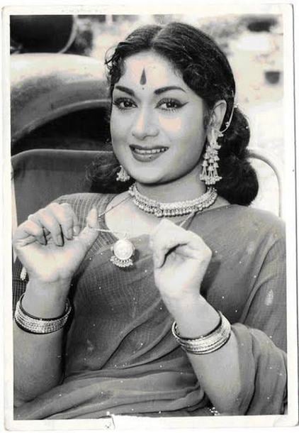 Savitri Death Anniversary: మహానటి సావిత్రి వర్ధంతి.. వెండితెర ...