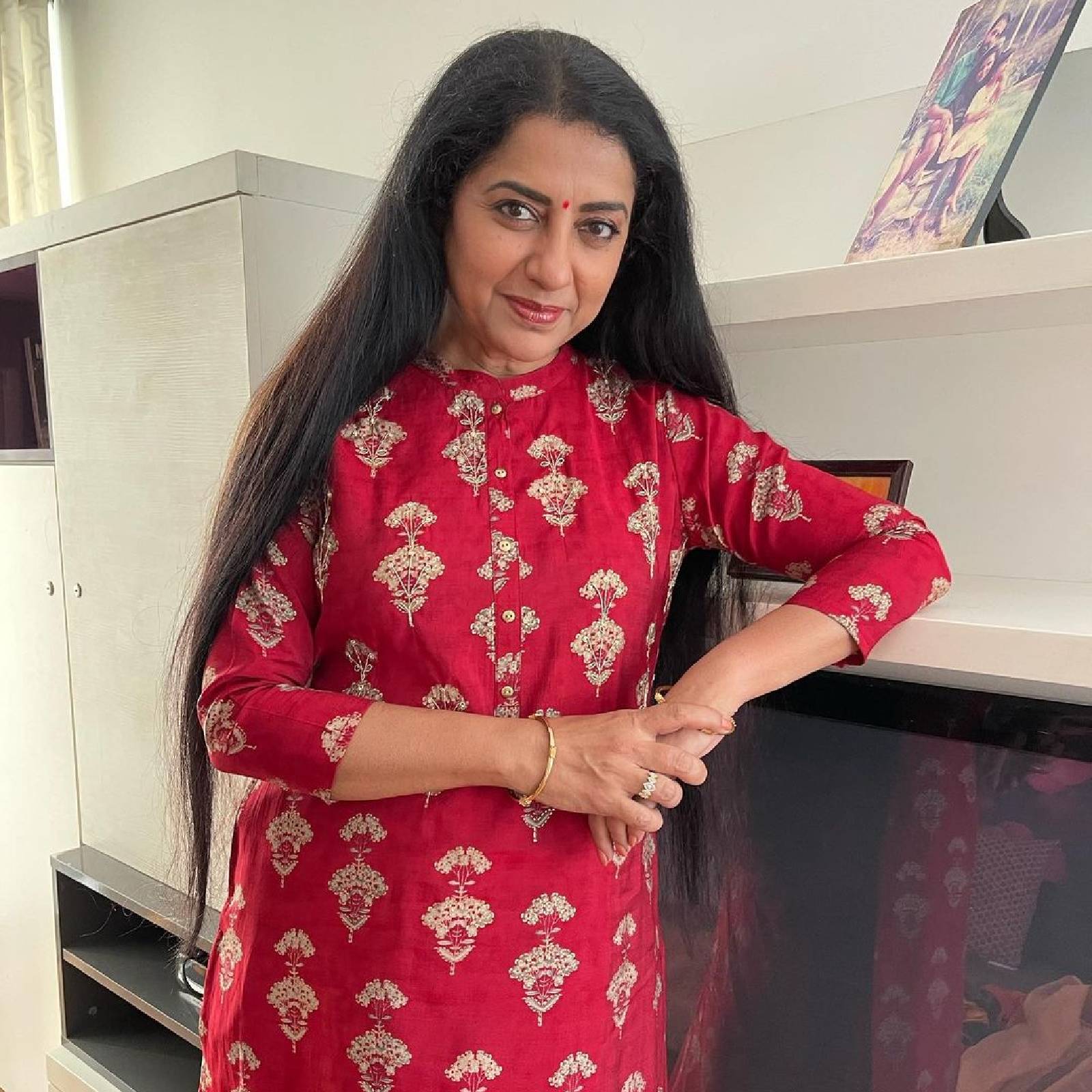 Suhasini | 60 ఏళ్ల వయస్సులో కూడా సుహాసిని ఒత్తైన జుట్టుకు రహస్యం ఇదే ...