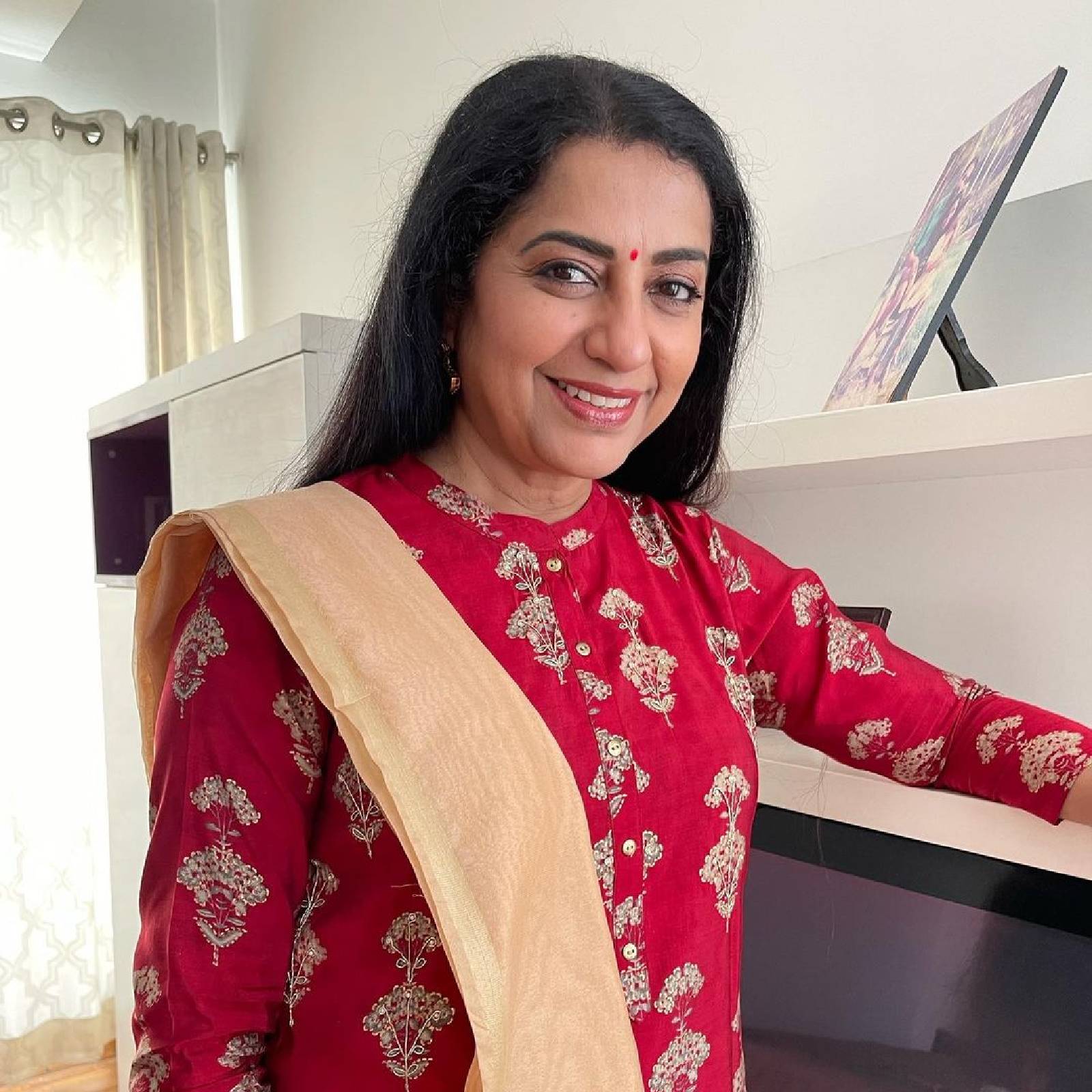 Suhasini | 60 ఏళ్ల వయస్సులో కూడా సుహాసిని ఒత్తైన జుట్టుకు రహస్యం ఇదే – News18 తెలుగు