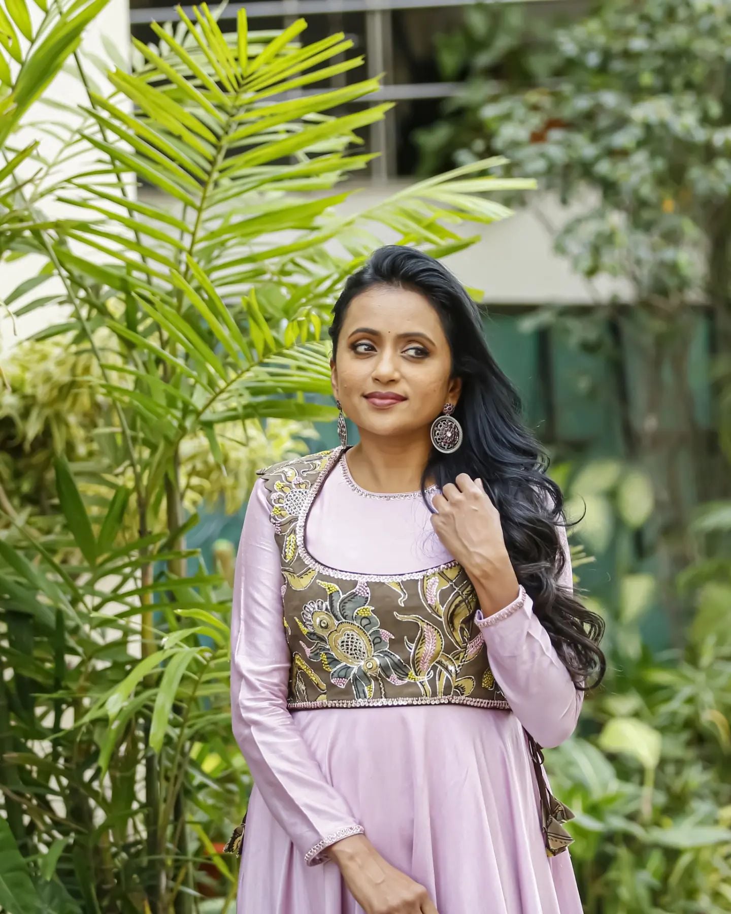 Anchor Suma: యాంకర్ సుమ కనకాల బ్యూటీఫుల్ పిక్స్.. వావ్ అనాల్సిందే ...