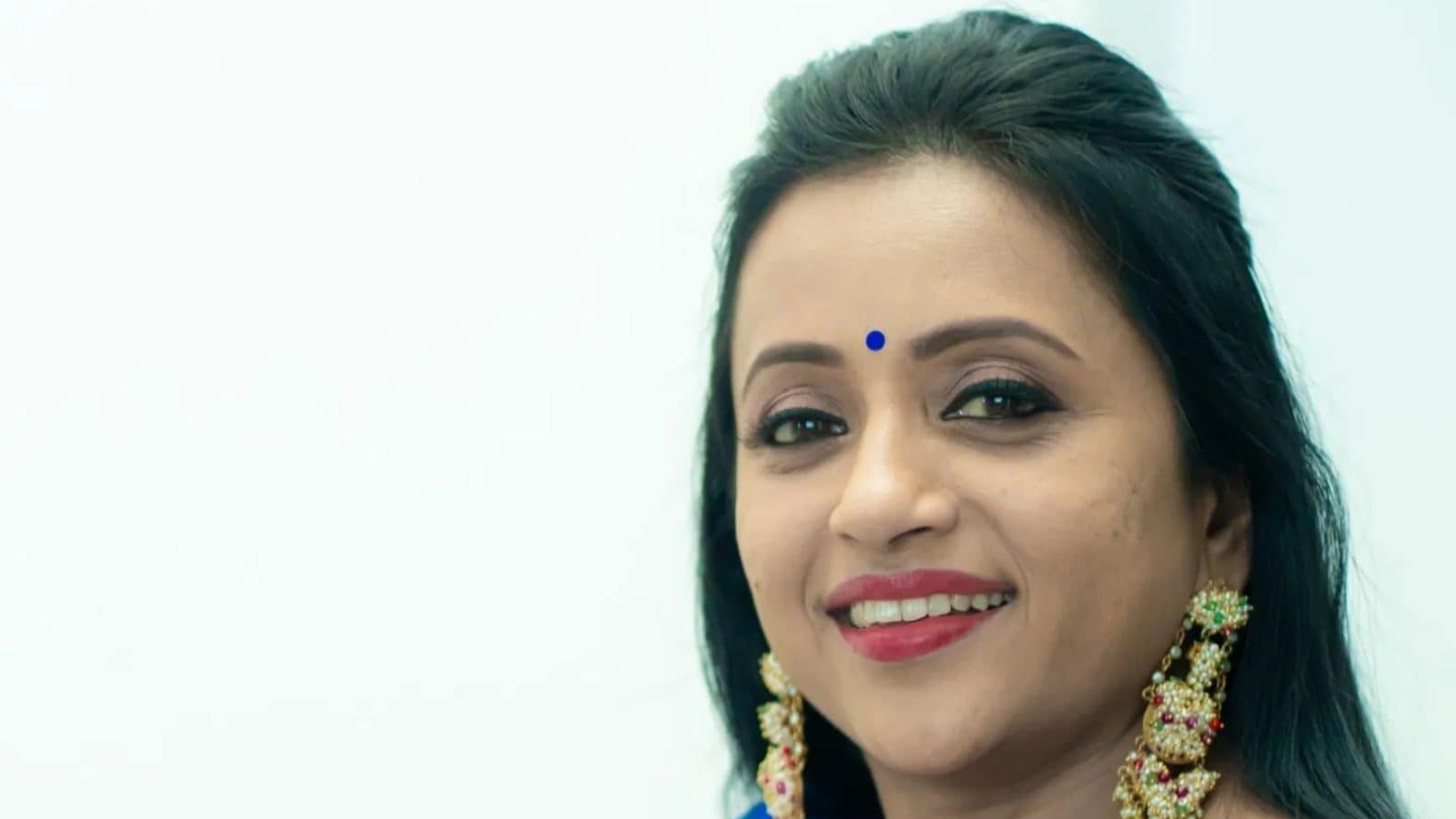 Anchor Suma: యాంకర్ సుమ కనకాల బ్యూటీఫుల్ పిక్స్.. వావ్ అనాల్సిందే ...