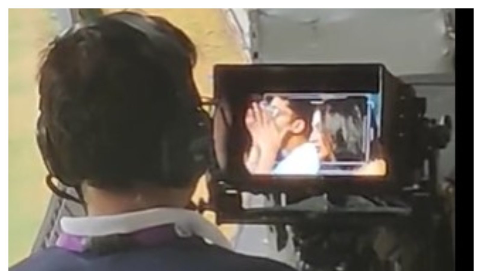 IPL 2022 : మ్యాచ్ ను కవరేజ్ చేయమంటే.. ఈ కెమెరామెన్ ఏం చేస్తున్నాడో ...