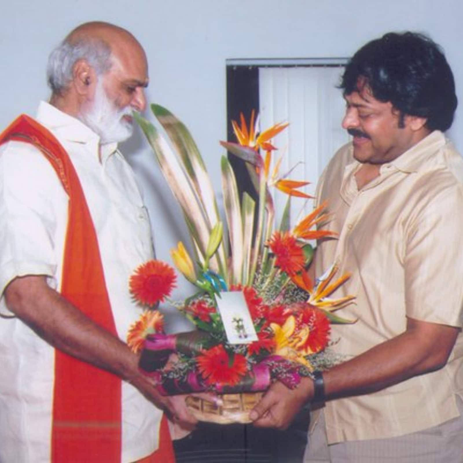 దర్శకేంద్రుడితో చిరంజీవి సూపర్ హిట్ మూవీస్.. మెగాస్టార్ కెరీర్ టర్న్ ...